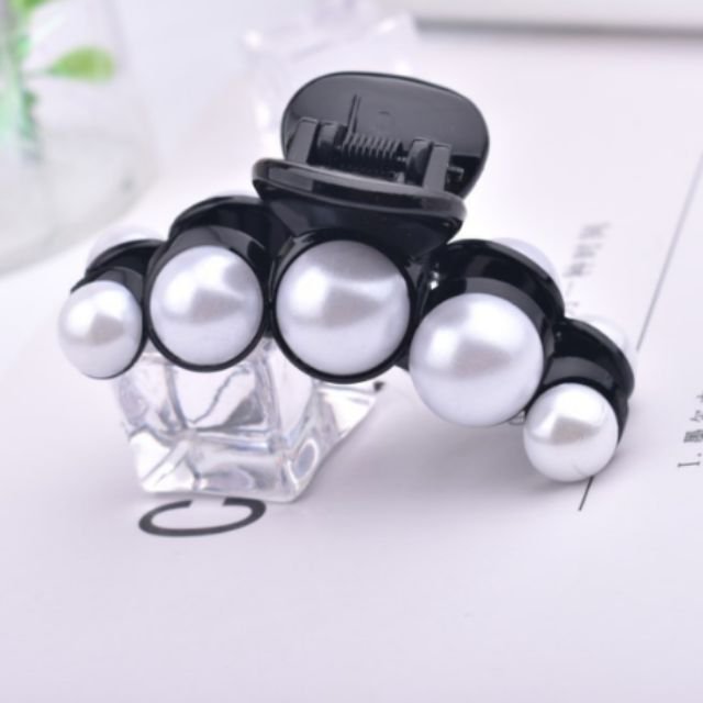 Pearl Mini Hair Clip - Simplicity Accessories
